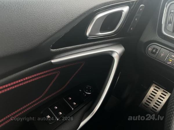 Zils Kia Ceed 2020 Tallina, ar dzinēja tilpumu 1.60 L un nobraukumu 103 tūkst. km par 19790 €, foto 9 vietnē AUTOMOTO.COM.LV