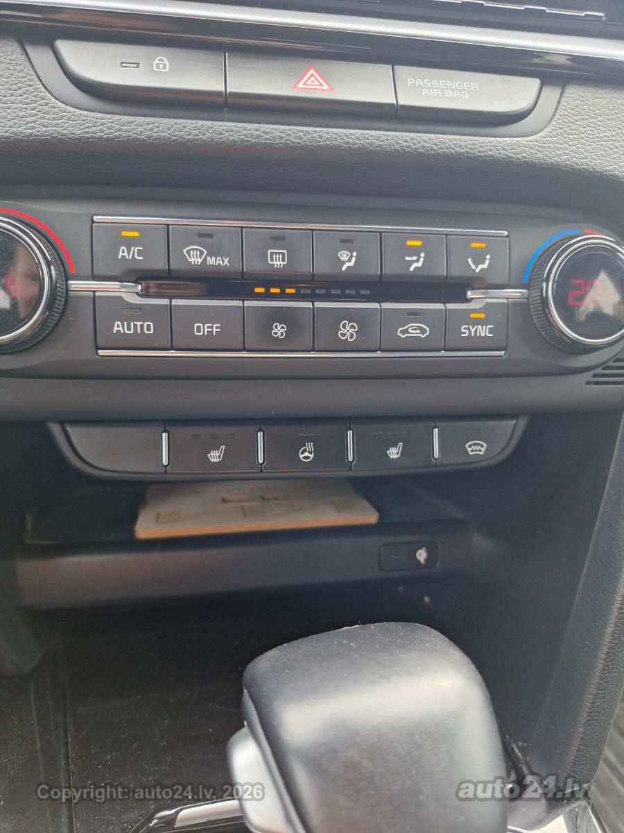 Blue Kia Ceed 2020 in Tallinn, with an engine capacity of 1.60 L and mileage of 114 thousand km for 19000 €, photo 14 on AUTOMOTO.COM.LV