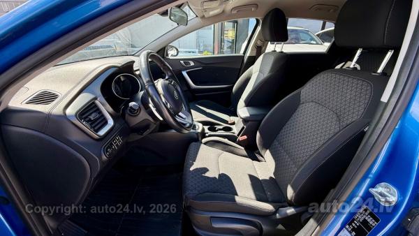 Blue Kia Ceed 2020 in Tallinn, with an engine capacity of 1.40 L and mileage of 45 thousand km for 15990 €, photo 10 on AUTOMOTO.COM.LV