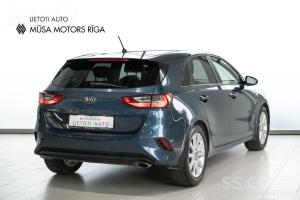 Blue Kia Ceed 2020 in Riga, with an engine capacity of 1.00 L and mileage of 132 thousand km for 10900 €, photo 3 on AUTOMOTO.COM.LV