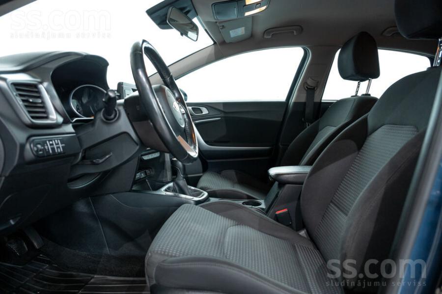 Blue Kia Ceed 2020 in Riga, with an engine capacity of 1.00 L and mileage of 132 thousand km for 10900 €, photo 8 on AUTOMOTO.COM.LV