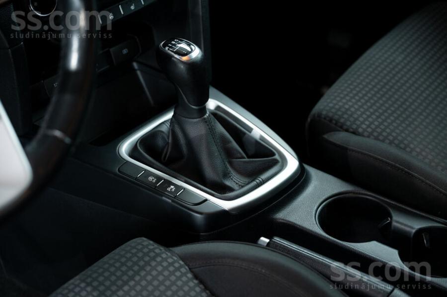 Blue Kia Ceed 2020 in Riga, with an engine capacity of 1.00 L and mileage of 132 thousand km for 10900 €, photo 16 on AUTOMOTO.COM.LV