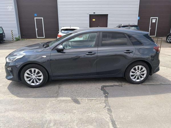 Zils Kia Ceed 2020 Viļņa, ar dzinēja tilpumu 1.00 L un nobraukumu 286 tūkst. km par 6900 €, foto 2 vietnē AUTOMOTO.COM.LV