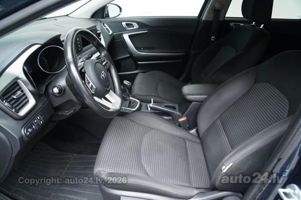 Zils Kia Ceed 2020 Tallina, ar dzinēja tilpumu 1.60 L un nobraukumu 74 tūkst. km par 11490 €, foto 7 vietnē AUTOMOTO.COM.LV
