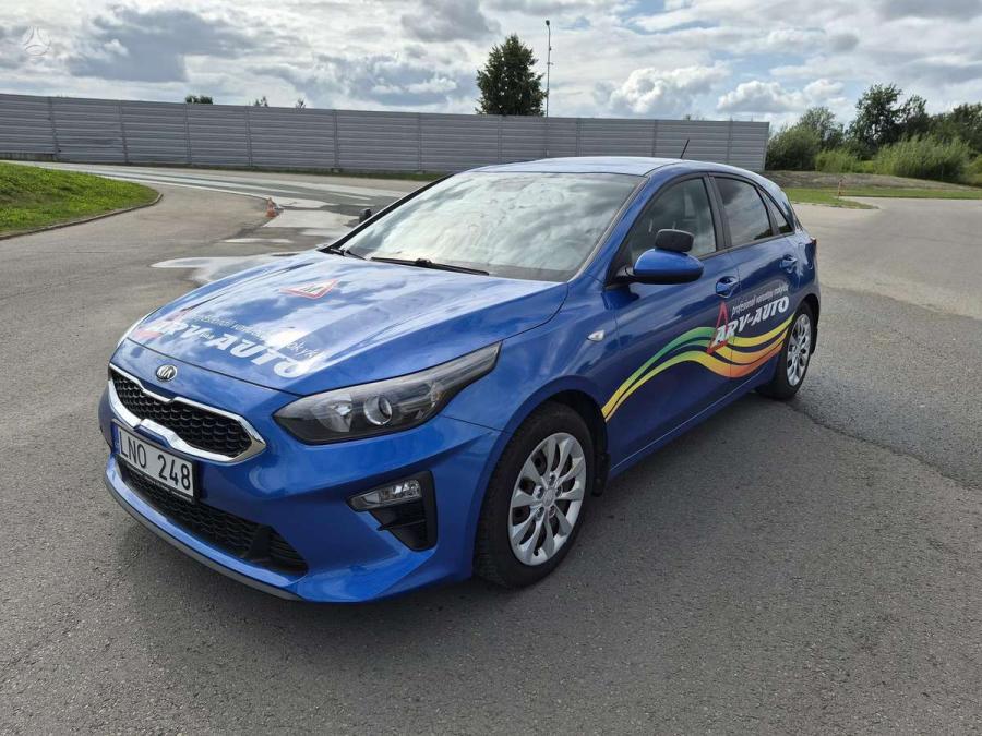 Zils Kia Ceed 2020 Kauņa, ar dzinēja tilpumu 1.00 L un nobraukumu 195 tūkst. km par 9438 €, foto 1 vietnē AUTOMOTO.COM.LV