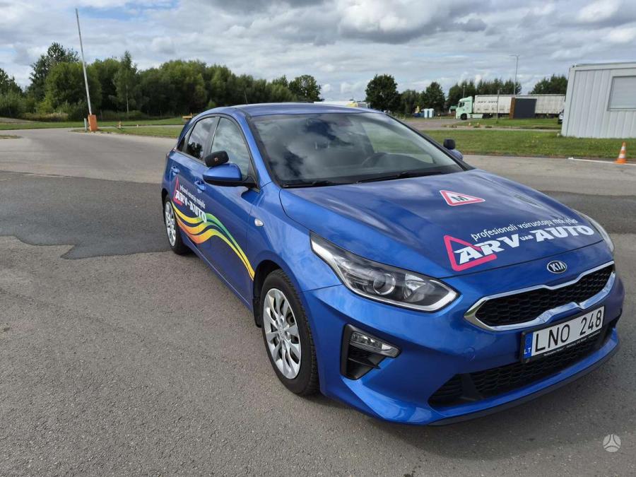 Zils Kia Ceed 2020 Kauņa, ar dzinēja tilpumu 1.00 L un nobraukumu 195 tūkst. km par 9438 €, foto 4 vietnē AUTOMOTO.COM.LV
