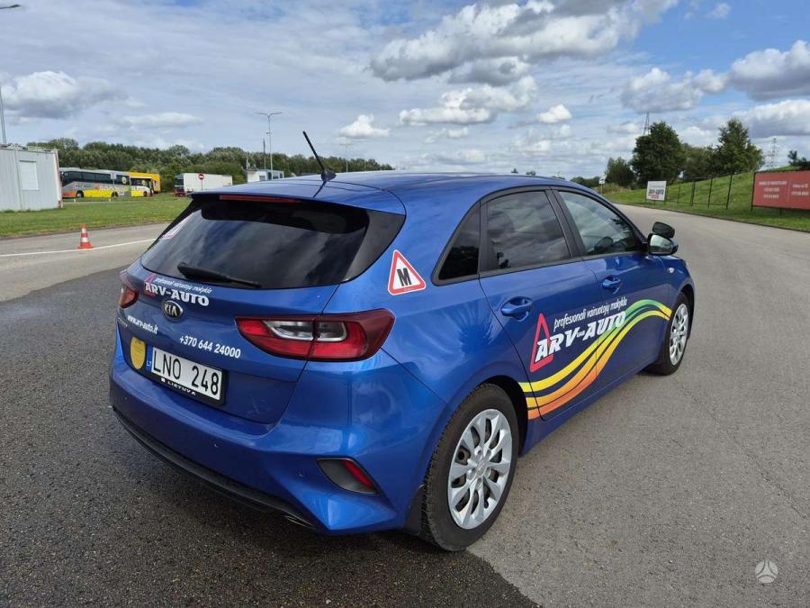 Zils Kia Ceed 2020 Kauņa, ar dzinēja tilpumu 1.00 L un nobraukumu 195 tūkst. km par 9438 €, foto 6 vietnē AUTOMOTO.COM.LV