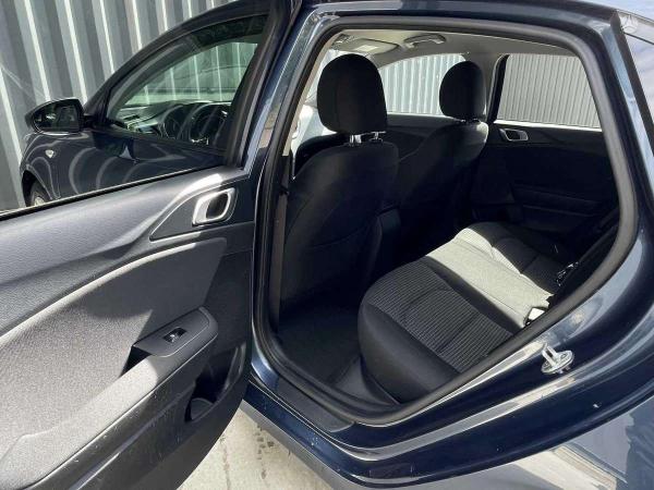 Blue Kia Ceed 2020 in Vilnius, with an engine capacity of 1.00 L and mileage of 100 thousand km for 8300 €, photo 7 on AUTOMOTO.COM.LV