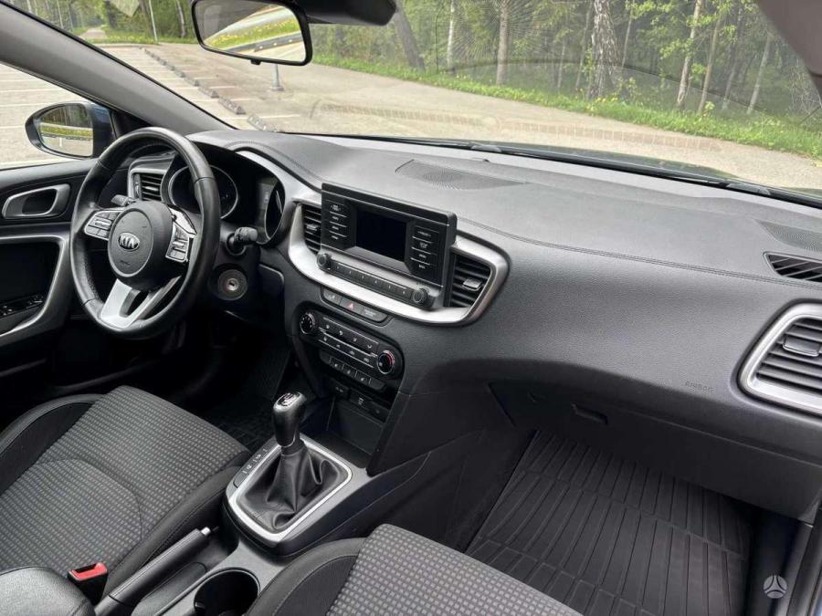 Blue Kia Ceed 2020 in Klaipeda, with an engine capacity of 1.00 L and mileage of 124 thousand km for 7900 €, photo 8 on AUTOMOTO.COM.LV