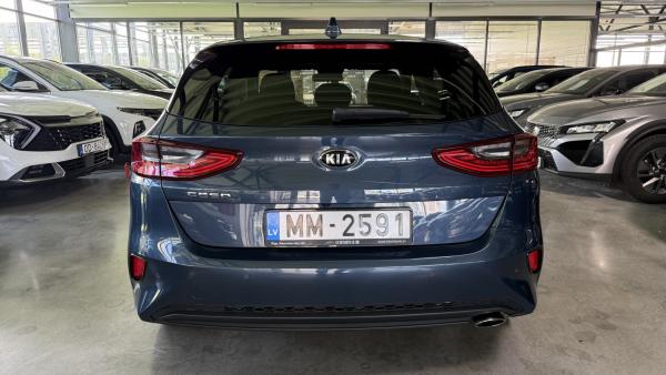 Blue Kia Ceed 2020 in Riga, with an engine capacity of 1.40 L and mileage of 42 thousand km for 14500 €, photo 4 on AUTOMOTO.COM.LV