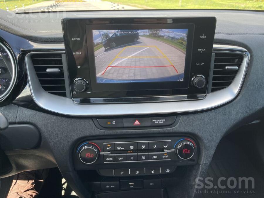 Zils Kia Ceed 2021 Rīga, ar dzinēja tilpumu 1.50 L un nobraukumu 93 tūkst. km par 12900 €, foto 18 vietnē AUTOMOTO.COM.LV