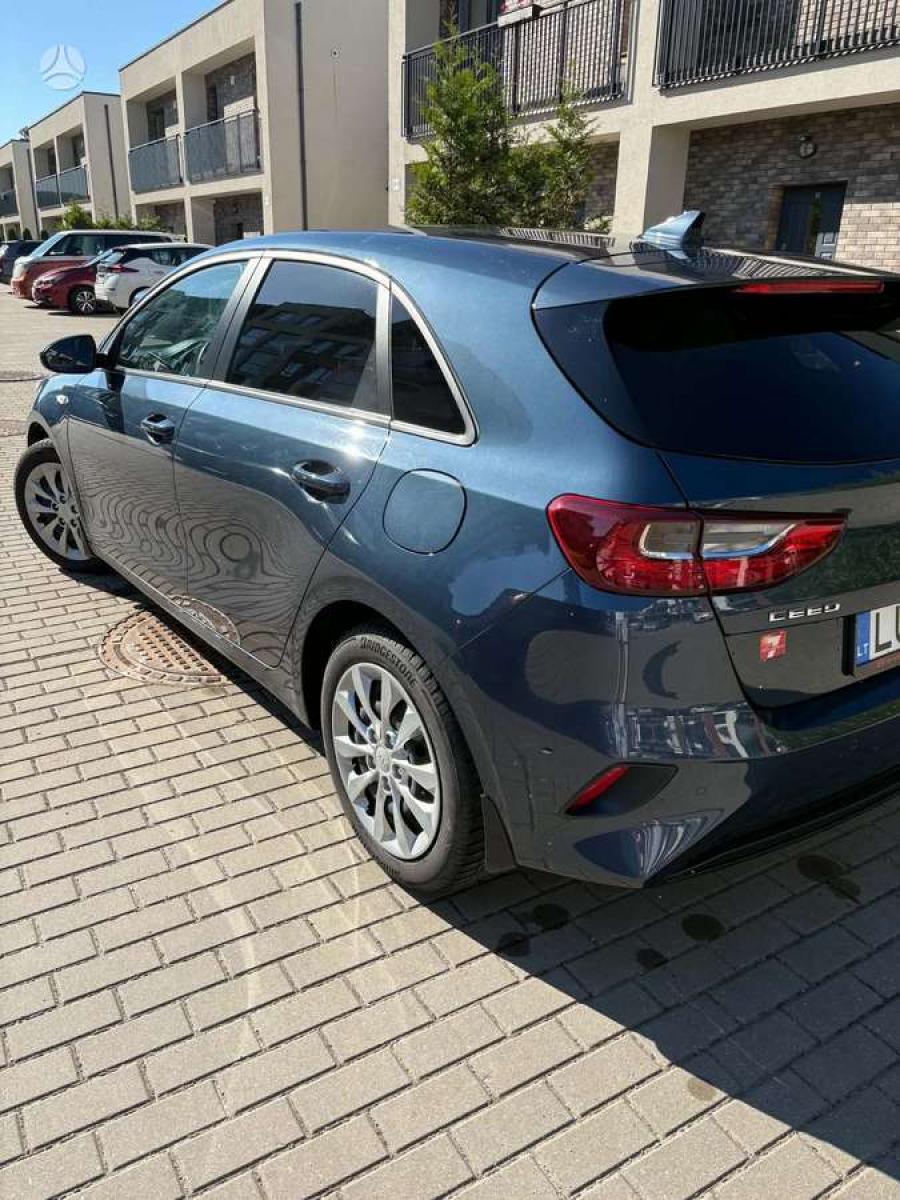 Blue Kia Ceed 2021 in Vilnius, with an engine capacity of 1.00 L and mileage of 67 thousand km for 9500 €, photo 4 on AUTOMOTO.COM.LV