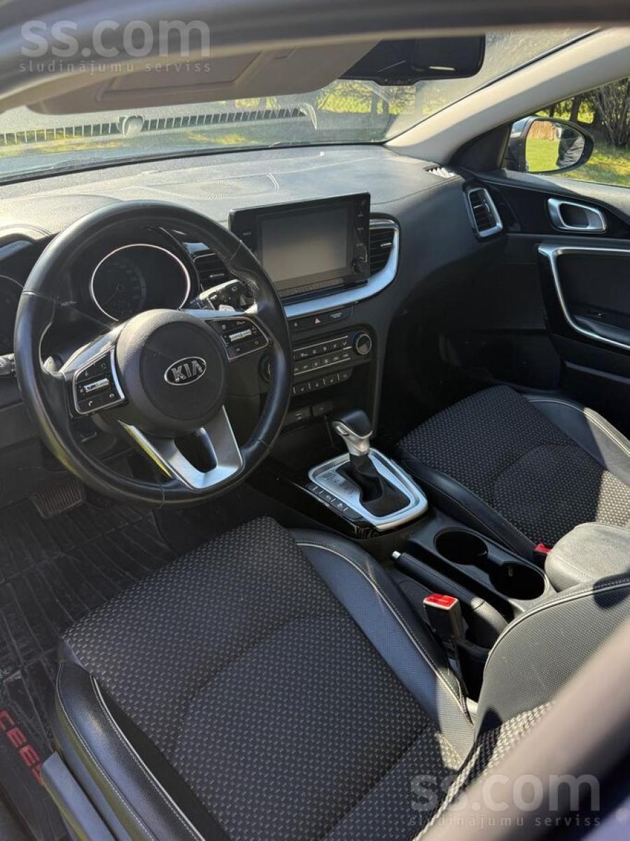 Blue Kia Ceed 2021 in Tukums, with an engine capacity of 1.50 L and mileage of 150 thousand km for 12500 €, photo 9 on AUTOMOTO.COM.LV