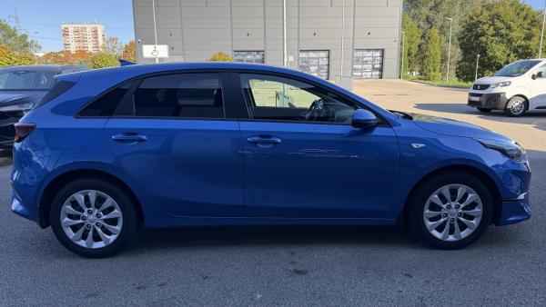 Kia Ceed 2023 Rīga vietnē Zils Kia Ceed 2023 Rīga, ar dzinēja tilpumu 1.60 L un nobraukumu 51 tūkst. km par 14500 €, foto 6 vietnē AUTOMOTO.COM.LV