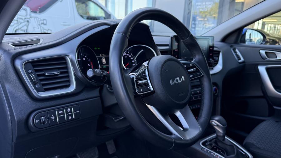 Zils Kia Ceed 2023 Rīga, ar dzinēja tilpumu 1.60 L un nobraukumu 51 tūkst. km par 14500 €, foto 19 vietnē AUTOMOTO.COM.LV