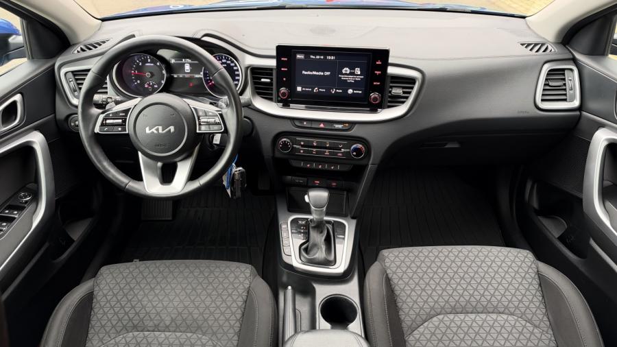 Blue Kia Ceed 2023 in Riga, with an engine capacity of 1.60 L and mileage of 145 thousand km for 11900 €, photo 18 on AUTOMOTO.COM.LV