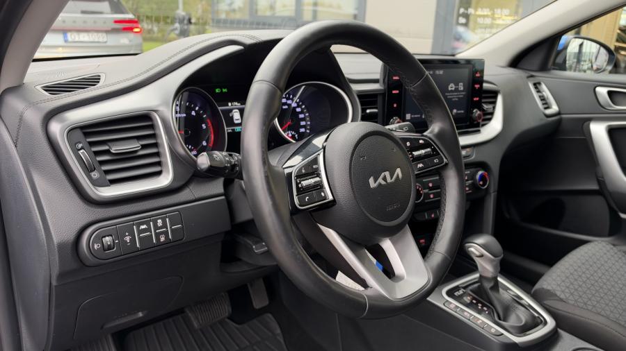 Blue Kia Ceed 2023 in Riga, with an engine capacity of 1.60 L and mileage of 145 thousand km for 11900 €, photo 19 on AUTOMOTO.COM.LV