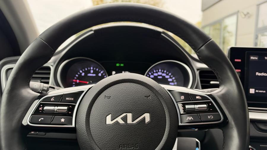 Blue Kia Ceed 2023 in Riga, with an engine capacity of 1.60 L and mileage of 145 thousand km for 11900 €, photo 20 on AUTOMOTO.COM.LV