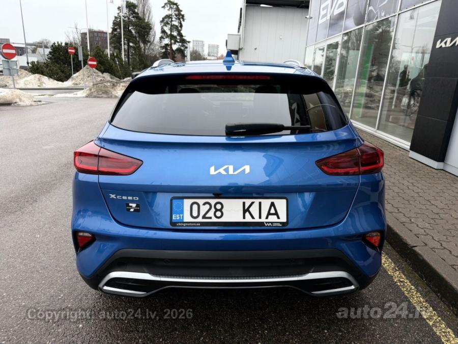 Zils Kia Ceed 2024 Tallina, ar dzinēja tilpumu 1.50 L un nobraukumu 23 tūkst. km par 24900 €, foto 4 vietnē AUTOMOTO.COM.LV