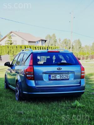 Blue Kia Ceed 2008 in Riga, with an engine capacity of 1.60 L and mileage of 400 thousand km for 1350 €, photo 3 on AUTOMOTO.COM.LV