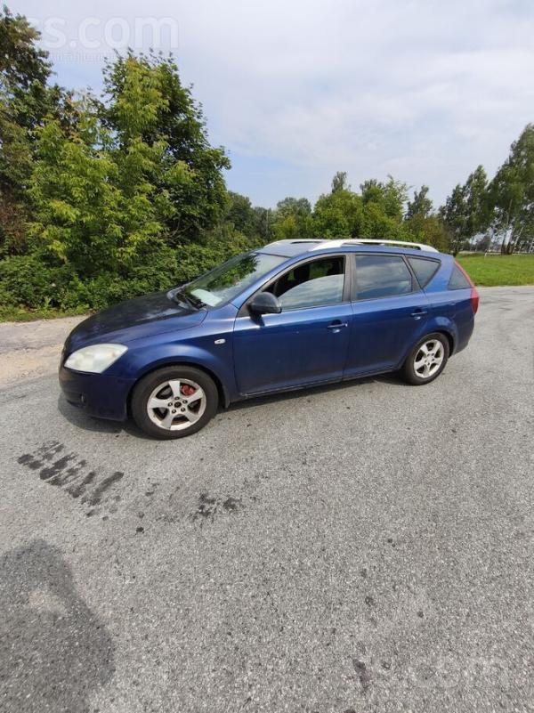 Blue Kia Ceed 2008 in Riga, with an engine capacity of 1.60 L and mileage of 354 thousand km for 1400 €, photo 4 on AUTOMOTO.COM.LV