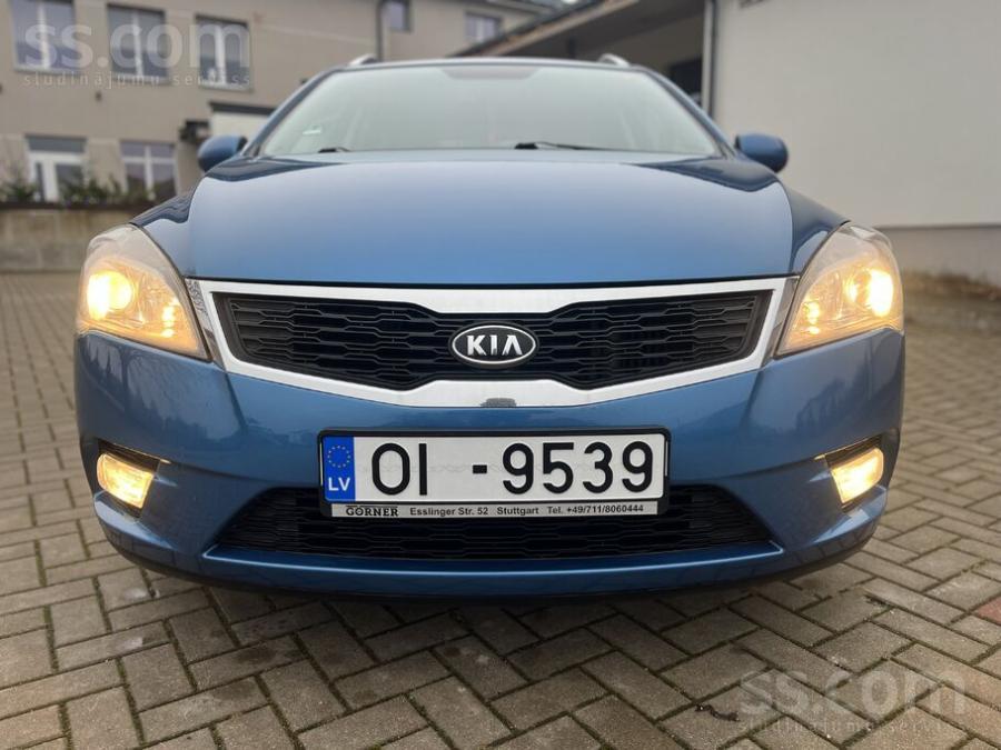Zils Kia Ceed 2009 Rēzekne, ar dzinēja tilpumu 1.60 L un nobraukumu 255 tūkst. km par 3750 €, foto 1 vietnē AUTOMOTO.COM.LV