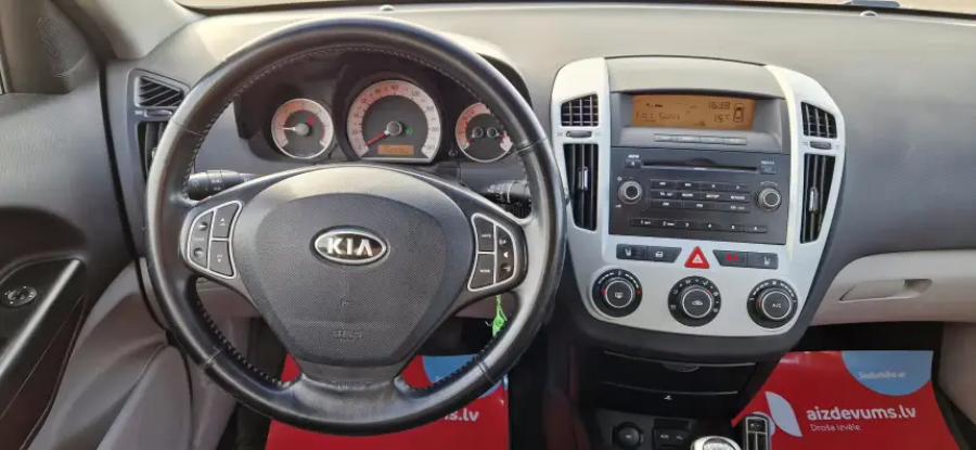 Blue Kia Ceed 2009 in Daugavpils, with an engine capacity of 1.60 L and mileage of 262 thousand km for 2750 €, photo 11 on AUTOMOTO.COM.LV