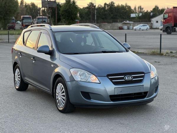 Blue Kia Ceed 2009 in Mazeikiai, with an engine capacity of 1.58 L and mileage of 243 thousand km for 2200 €, photo 3 on AUTOMOTO.COM.LV