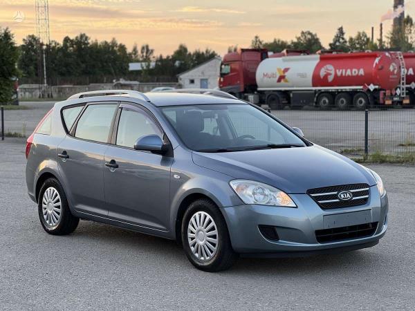 Blue Kia Ceed 2009 in Mazeikiai, with an engine capacity of 1.58 L and mileage of 243 thousand km for 2200 €, photo 4 on AUTOMOTO.COM.LV