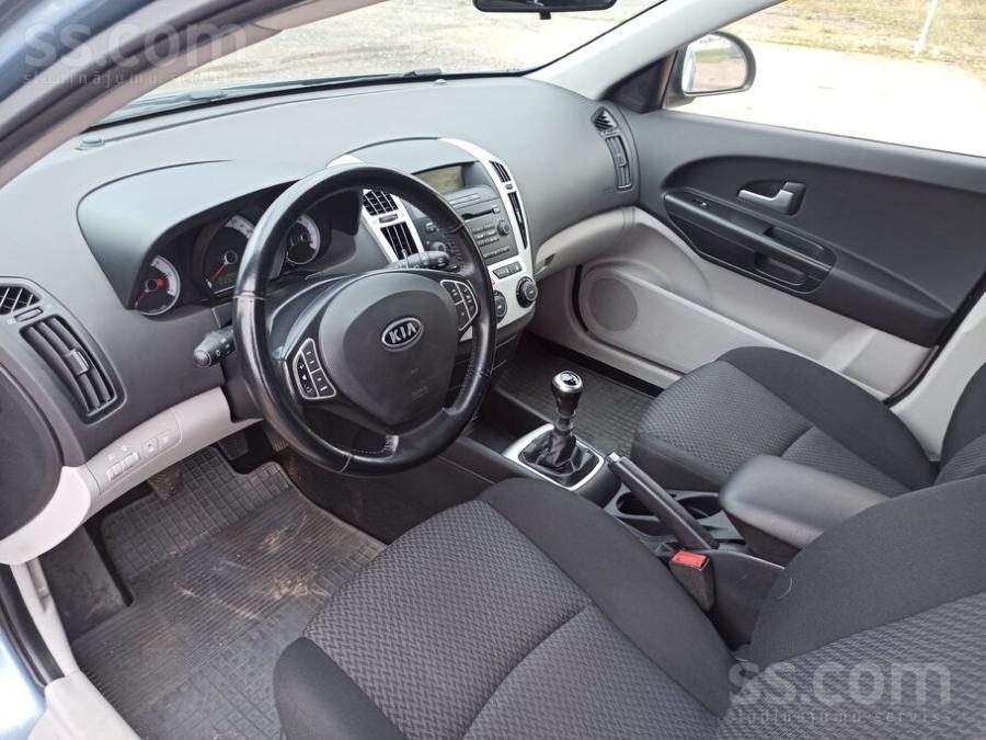 Zils Kia Ceed 2009 Daugavpils, ar dzinēja tilpumu 2.00 L un nobraukumu 0 tūkst. km par 2800 €, foto 15 vietnē AUTOMOTO.COM.LV