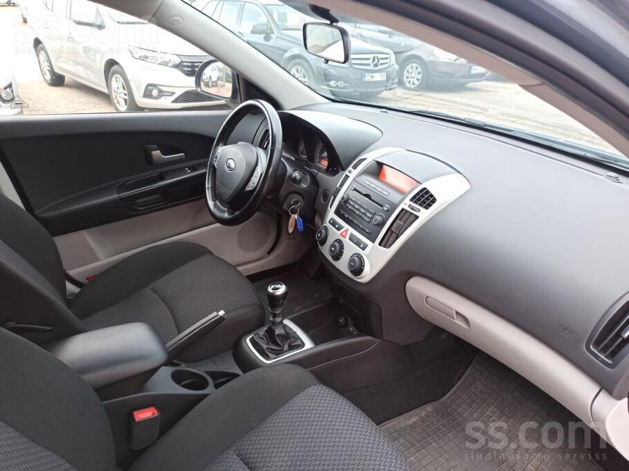 Zils Kia Ceed 2009 Daugavpils, ar dzinēja tilpumu 2.00 L un nobraukumu 0 tūkst. km par 2800 €, foto 20 vietnē AUTOMOTO.COM.LV