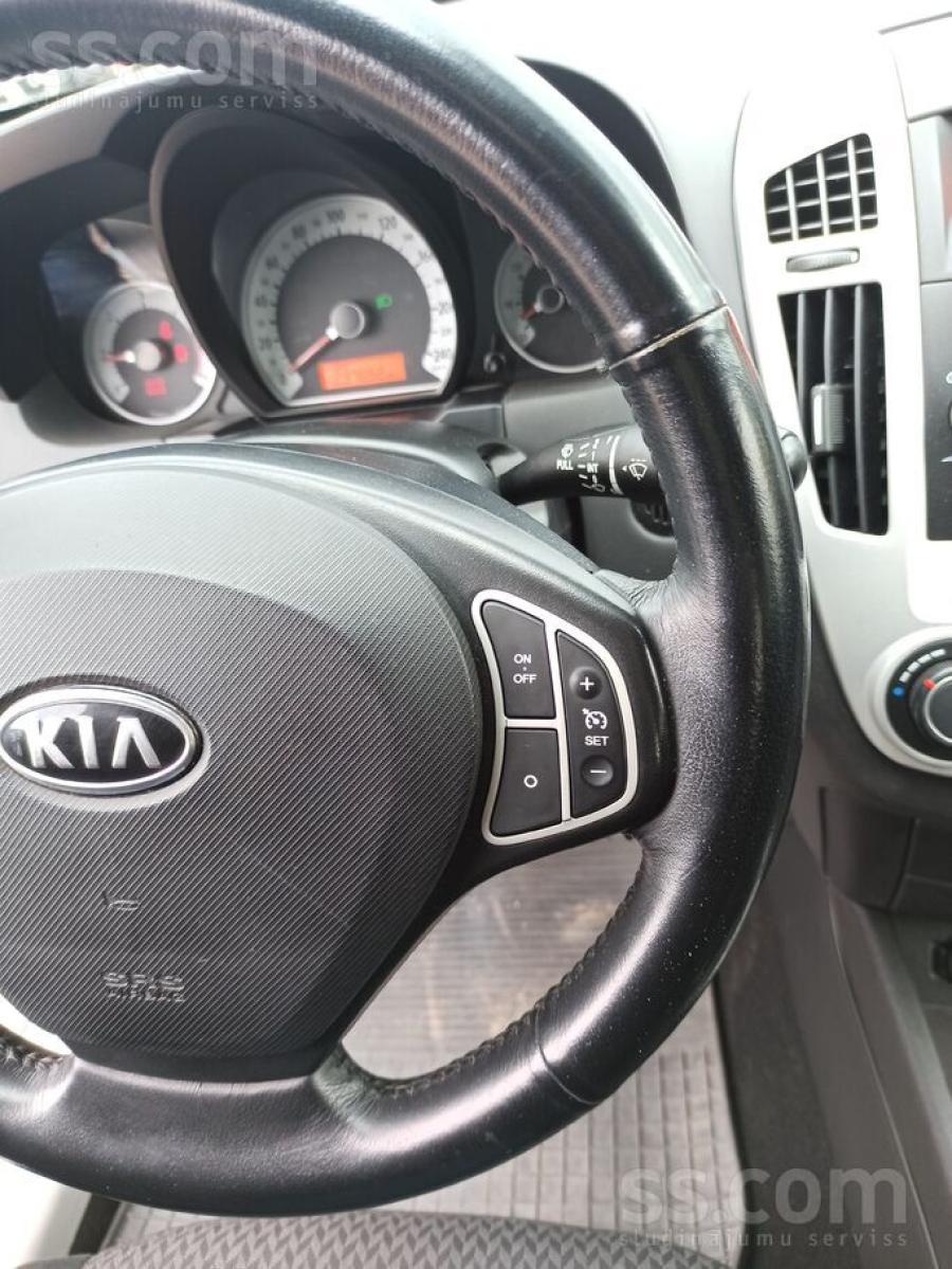 Zils Kia Ceed 2009 Daugavpils, ar dzinēja tilpumu 2.00 L un nobraukumu 0 tūkst. km par 2800 €, foto 24 vietnē AUTOMOTO.COM.LV