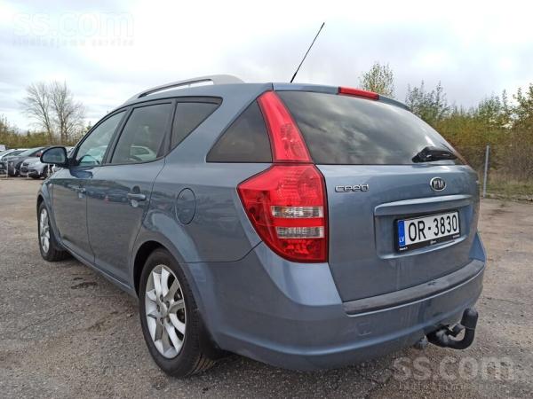 Zils Kia Ceed 2009 Daugavpils, ar dzinēja tilpumu 2.00 L un nobraukumu 0 tūkst. km par 2800 €, foto 8 vietnē AUTOMOTO.COM.LV