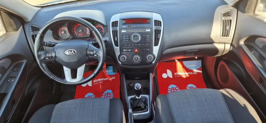 Zils Kia Ceed 2010 Daugavpils, ar dzinēja tilpumu 1.60 L un nobraukumu 291 tūkst. km par 2850 €, foto 10 vietnē AUTOMOTO.COM.LV