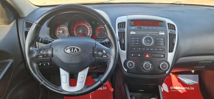 Zils Kia Ceed 2010 Daugavpils, ar dzinēja tilpumu 1.60 L un nobraukumu 291 tūkst. km par 2850 €, foto 11 vietnē AUTOMOTO.COM.LV