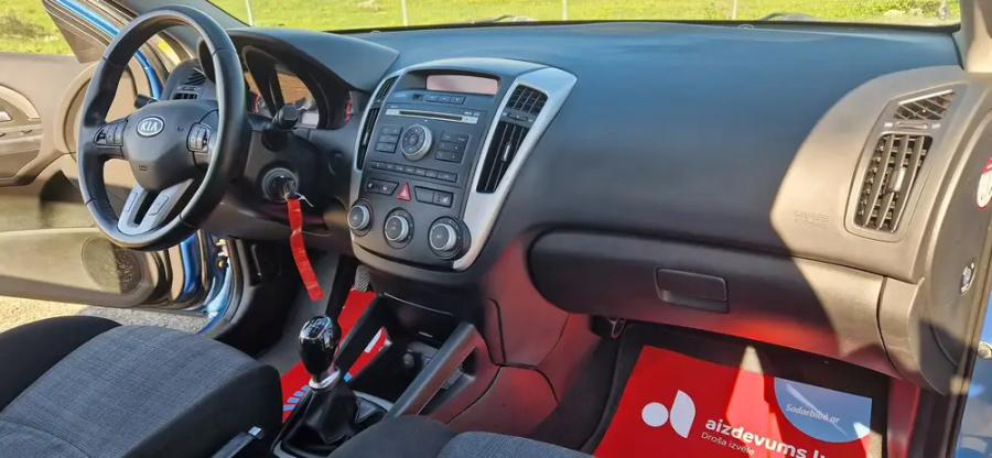 Zils Kia Ceed 2010 Daugavpils, ar dzinēja tilpumu 1.60 L un nobraukumu 291 tūkst. km par 2850 €, foto 23 vietnē AUTOMOTO.COM.LV
