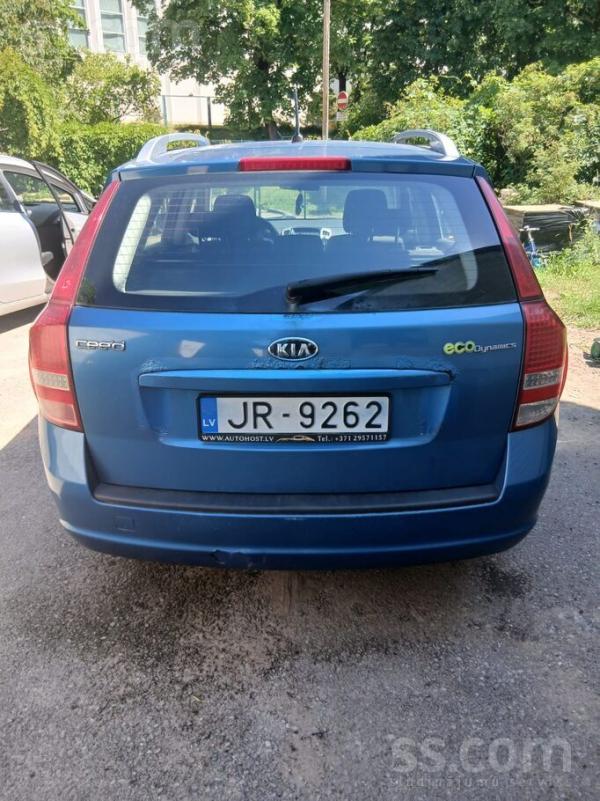 Blue Kia Ceed 2010 in Riga, with an engine capacity of 1.60 L and mileage of 442 thousand km for 1100 €, photo 6 on AUTOMOTO.COM.LV