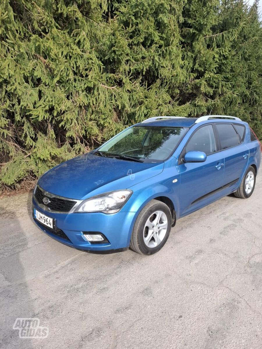 Blue Kia Ceed 2011 in Kelme, with an engine capacity of 1.60 L and mileage of 235 thousand km for 2750 €, photo 1 on AUTOMOTO.COM.LV