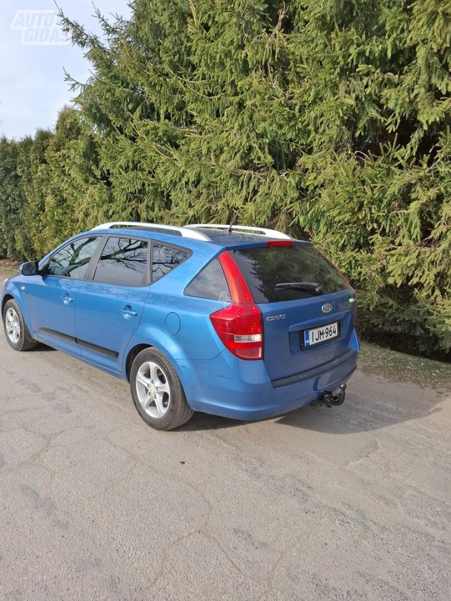 Blue Kia Ceed 2011 in Kelme, with an engine capacity of 1.60 L and mileage of 235 thousand km for 2750 €, photo 4 on AUTOMOTO.COM.LV