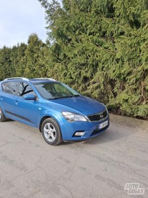 Blue Kia Ceed 2011 in Kelme, with an engine capacity of 1.60 L and mileage of 235 thousand km for 2750 €, photo 8 on AUTOMOTO.COM.LV