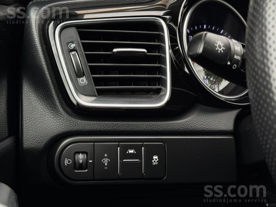 Zils Kia Ceed 2019 Valmiera, ar dzinēja tilpumu 1.40 L un nobraukumu 127 tūkst. km par 13400 €, foto 18 vietnē AUTOMOTO.COM.LV