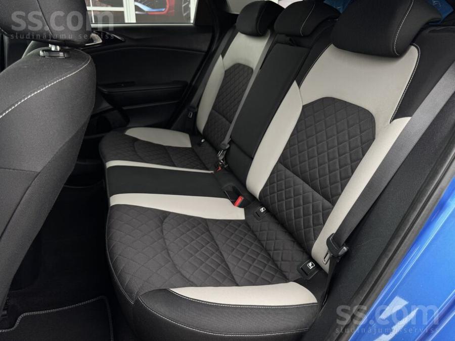 Zils Kia Ceed 2019 Valmiera, ar dzinēja tilpumu 1.40 L un nobraukumu 127 tūkst. km par 13400 €, foto 20 vietnē AUTOMOTO.COM.LV