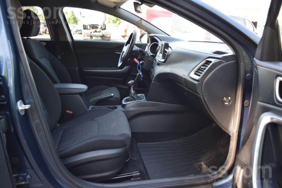 Blue Kia Ceed 2019 in Riga, with an engine capacity of 1.60 L and mileage of 177 thousand km for 8400 €, photo 11 on AUTOMOTO.COM.LV