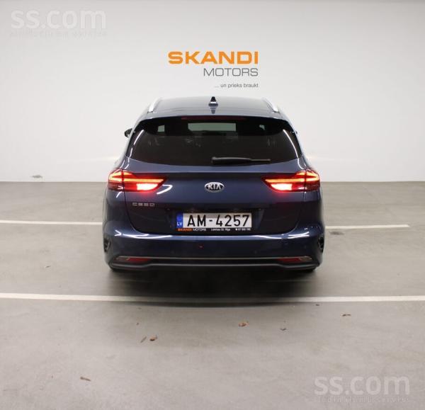 Blue Kia Ceed 2020 in Riga, with an engine capacity of 1.40 L and mileage of 138 thousand km for 12990 €, photo 5 on AUTOMOTO.COM.LV