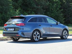 Blue Kia Ceed 2020 in Vilnius, with an engine capacity of 1.35 L and mileage of 97 thousand km for 13990 €, photo 5 on AUTOMOTO.COM.LV