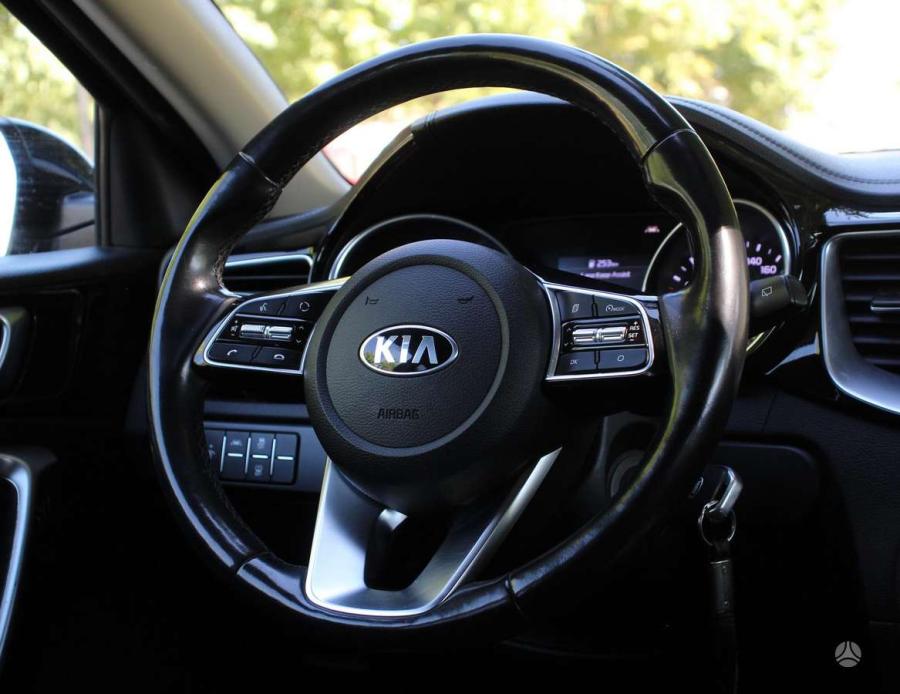 Blue Kia Ceed 2020 in Vilnius, with an engine capacity of 1.35 L and mileage of 97 thousand km for 13990 €, photo 15 on AUTOMOTO.COM.LV