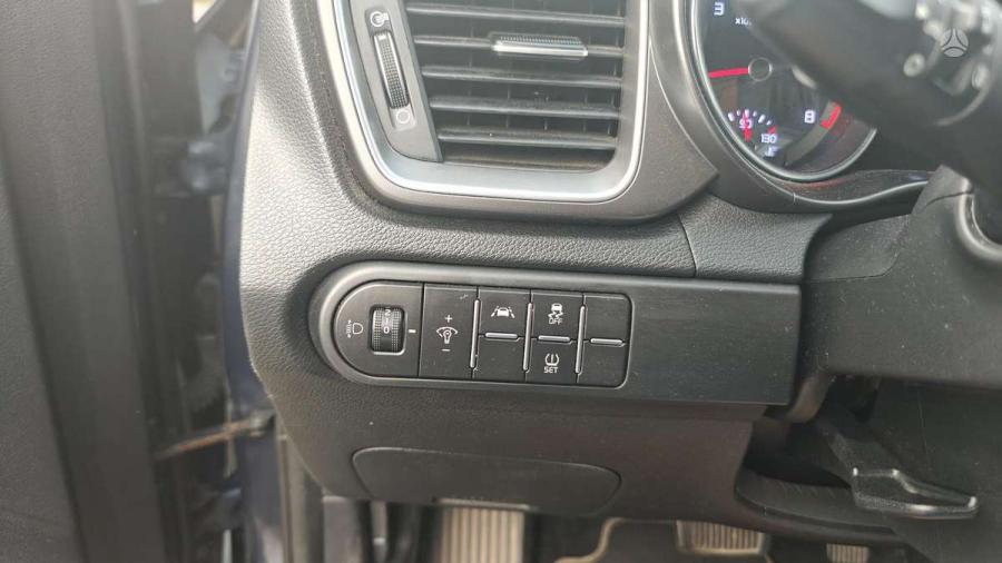 Blue Kia Ceed 2020 in Kaunas, with an engine capacity of 1.35 L and mileage of 94 thousand km for 13200 €, photo 21 on AUTOMOTO.COM.LV