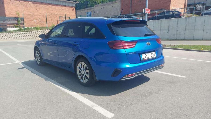 Blue Kia Ceed 2020 in Vilnius, with an engine capacity of 1.60 L and mileage of 180 thousand km for 4800 €, photo 4 on AUTOMOTO.COM.LV