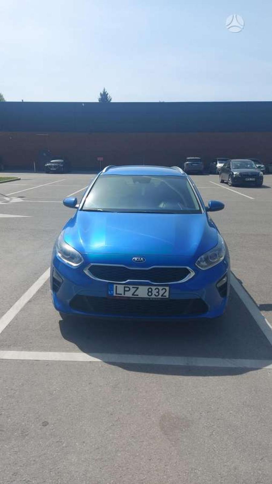 Blue Kia Ceed 2020 in Vilnius, with an engine capacity of 1.60 L and mileage of 180 thousand km for 4800 €, photo 8 on AUTOMOTO.COM.LV