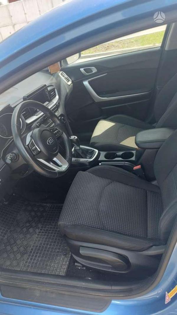Blue Kia Ceed 2020 in Vilnius, with an engine capacity of 1.60 L and mileage of 180 thousand km for 4800 €, photo 8 on AUTOMOTO.COM.LV